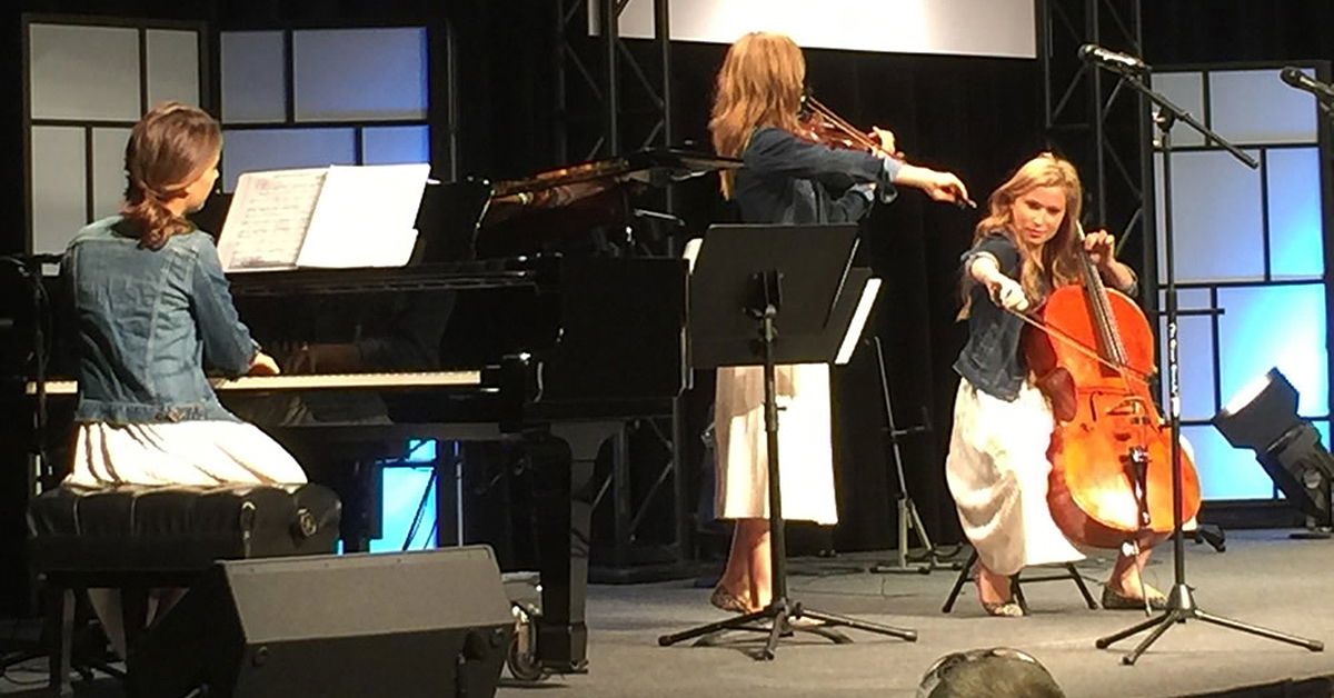 3 Sisters, Strings, and Beautiful Music | Answers in Genesis