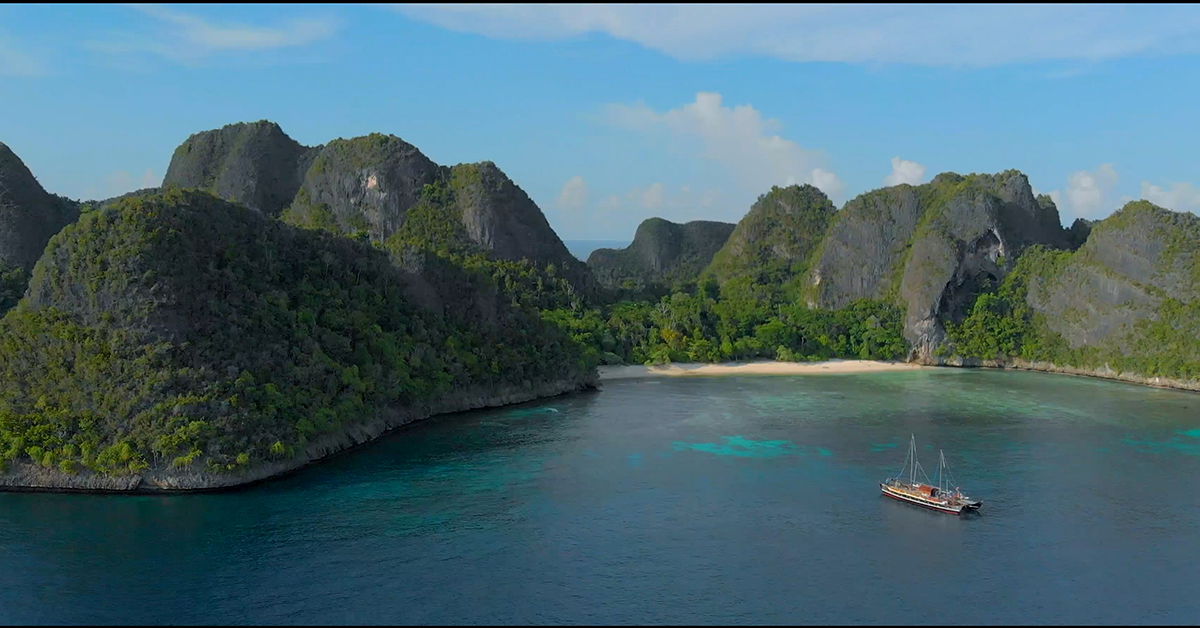 Equator Island Adventure Part 2 (Vlog Episode 5)